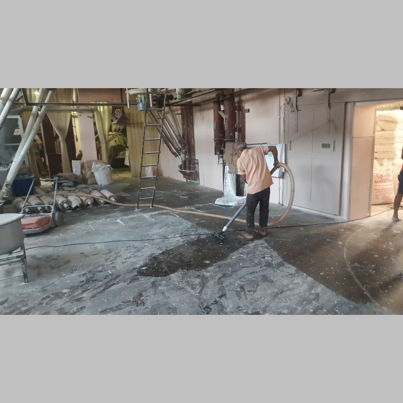 Cleantek | Products | Heavy Duty Vacuum Cleaner Ivcw500 Manufacturers